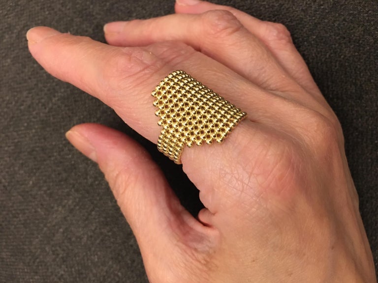 Contemporary Mesh Gold Ring in 18kt Yellow Gold For Sale at 1stDibs