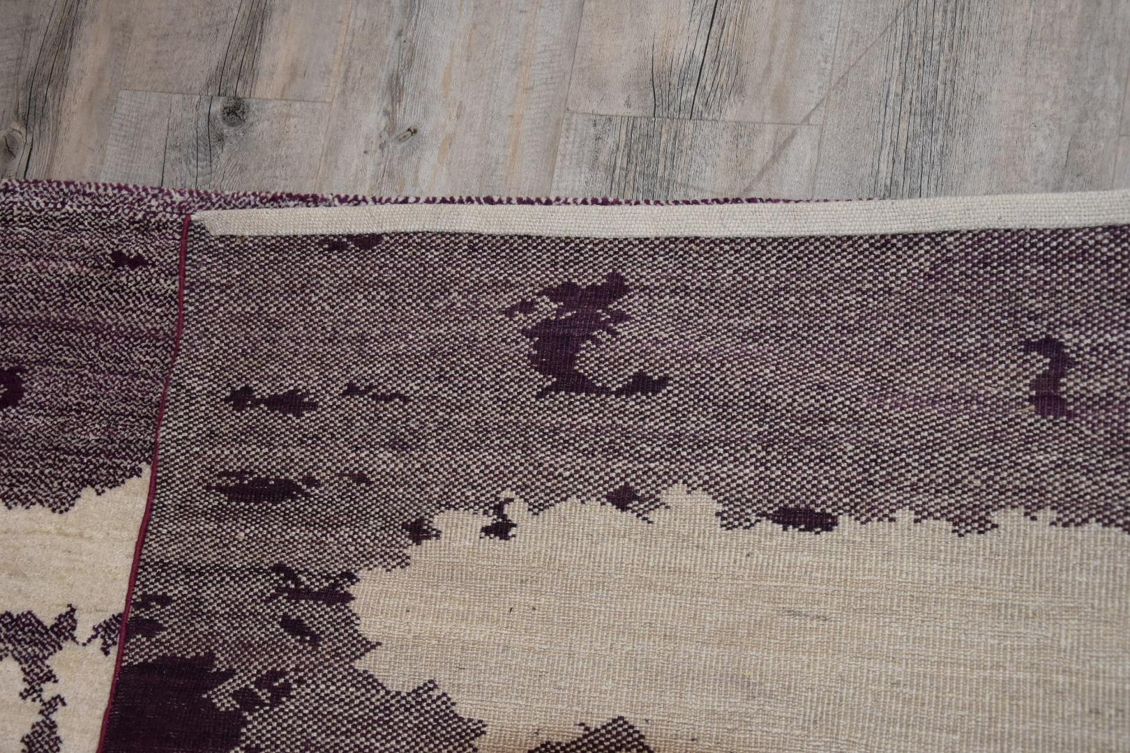 Contemporary Persian rug For Sale at 1stDibs