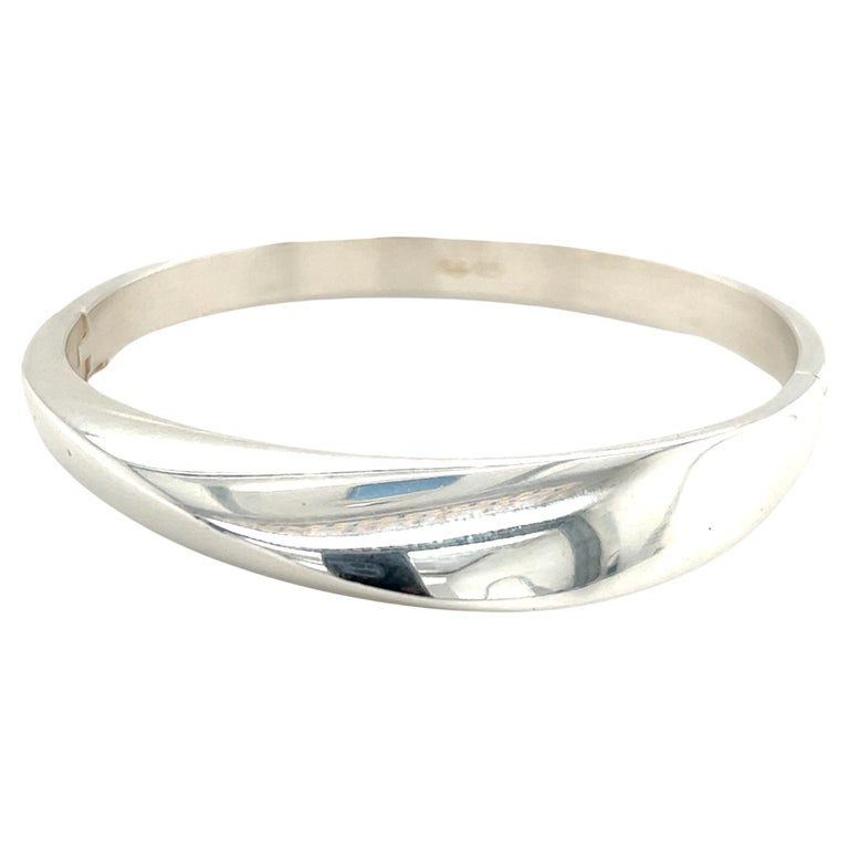 Contemporary Sterling Silver Hinged Bangle For Sale at 1stDibs
