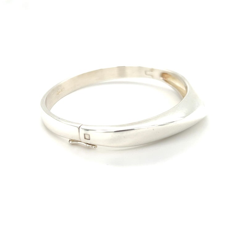Contemporary Sterling Silver Hinged Bangle For Sale at 1stDibs