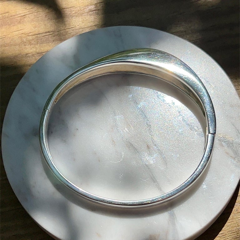 Contemporary Sterling Silver Hinged Bangle For Sale at 1stDibs