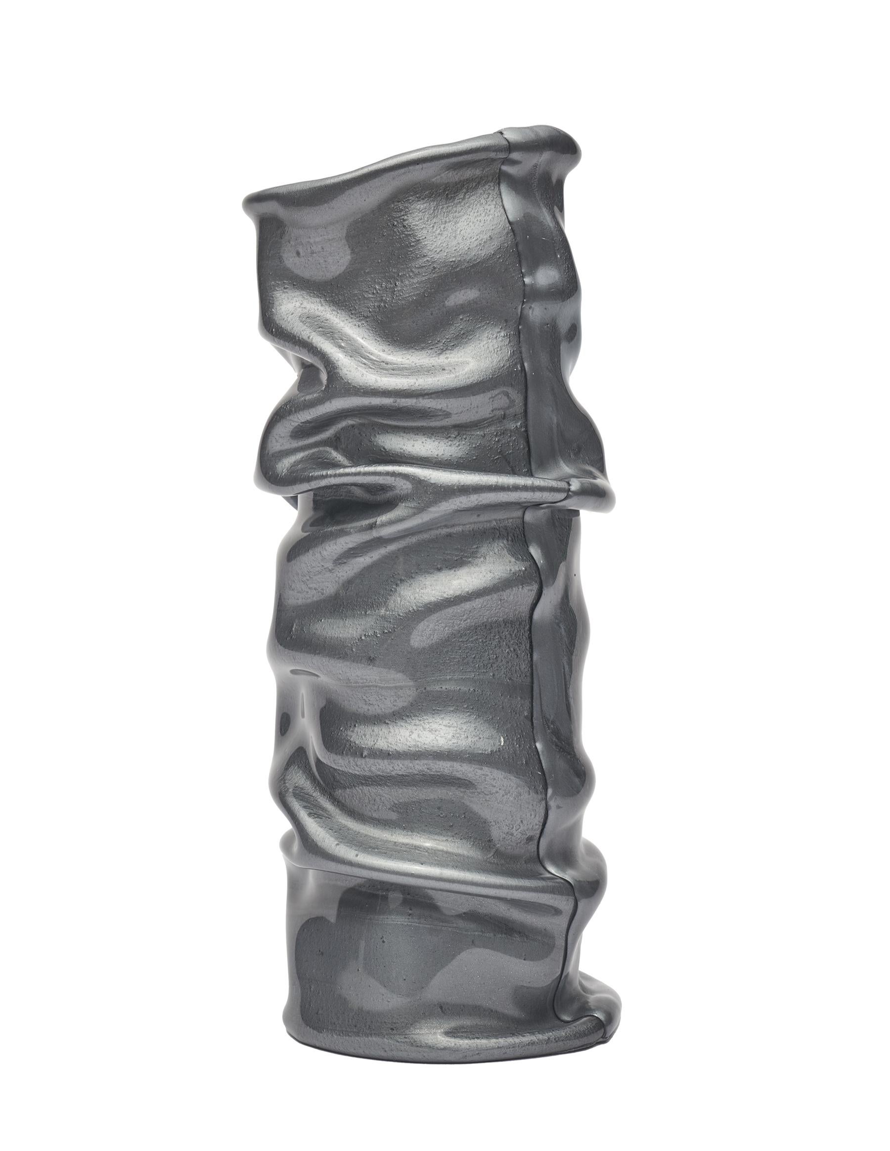 Contemporary Venere Flower Vase in Silver Resin For Sale at 1stDibs