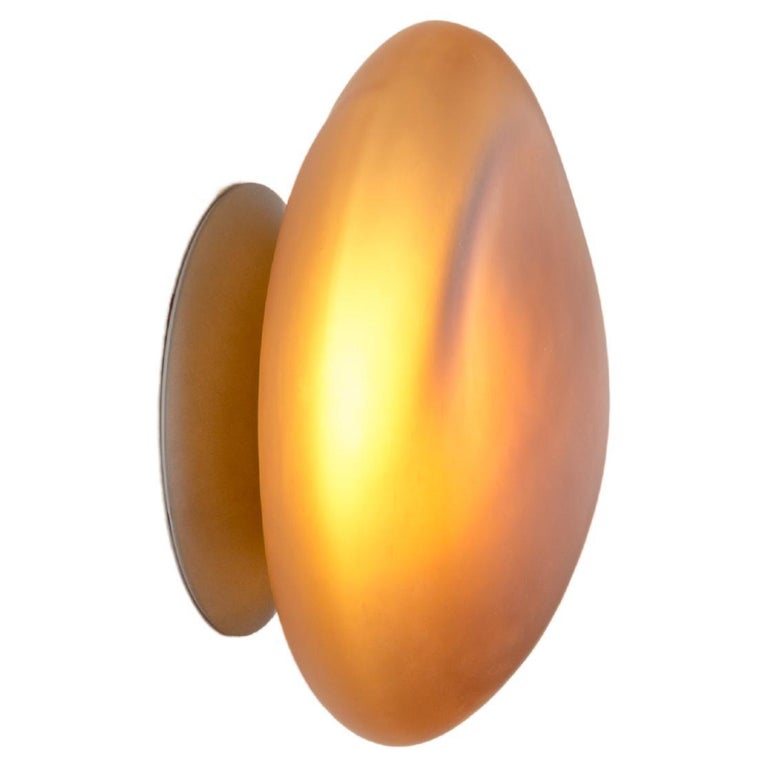 Lampe murale contemporaine « Pebble » de ANDlight, forme D, citrine En ...