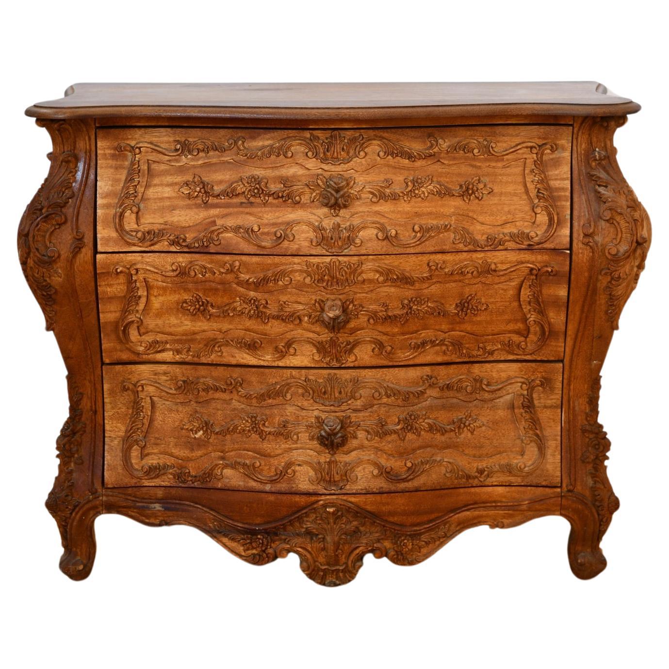 Continental Rococo Style Carved Bombe Chest of Drawers For Sale at 1stDibs
