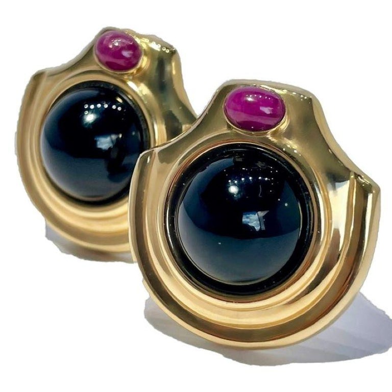 Contoured Gold Earrings with Onyx Rubies For Sale at 1stDibs