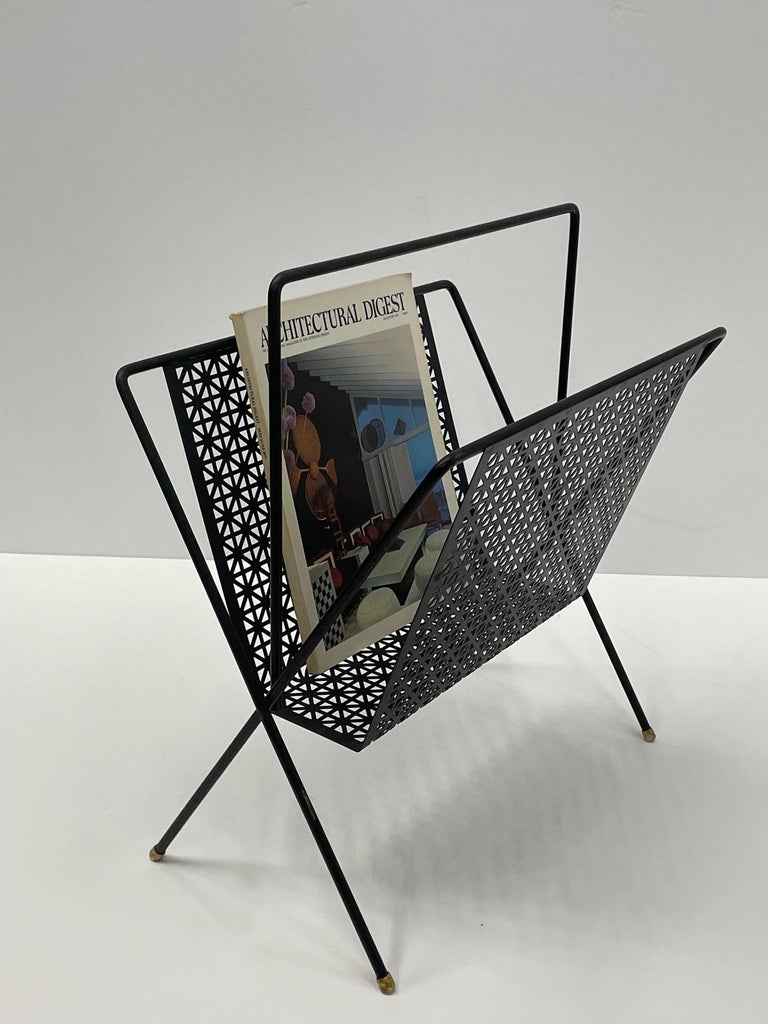Cool Mid-Century Modern Black Iron Magazine Rack For Sale at 1stDibs