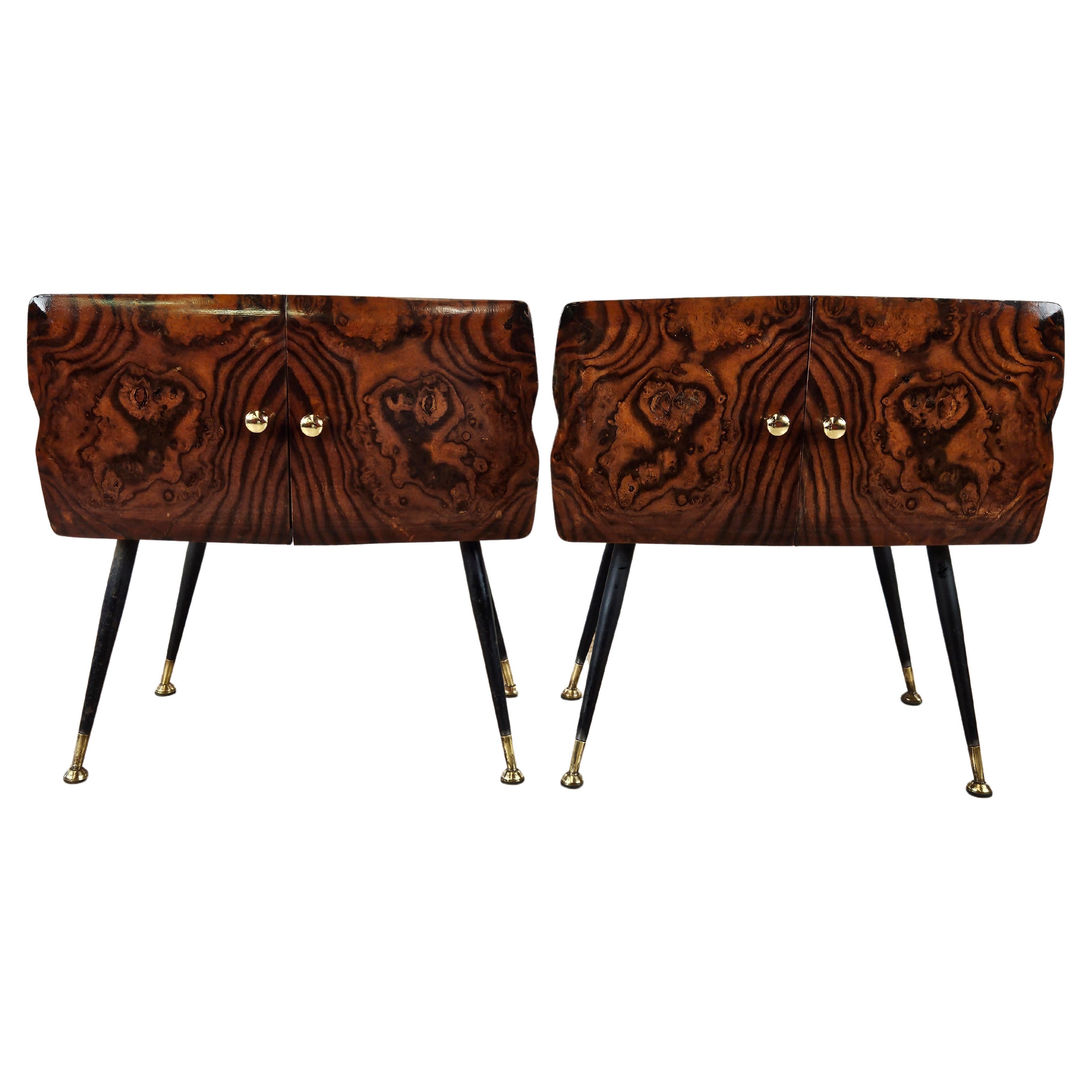 Mid Century pair of mahogany burl bedside tables For Sale at 1stDibs