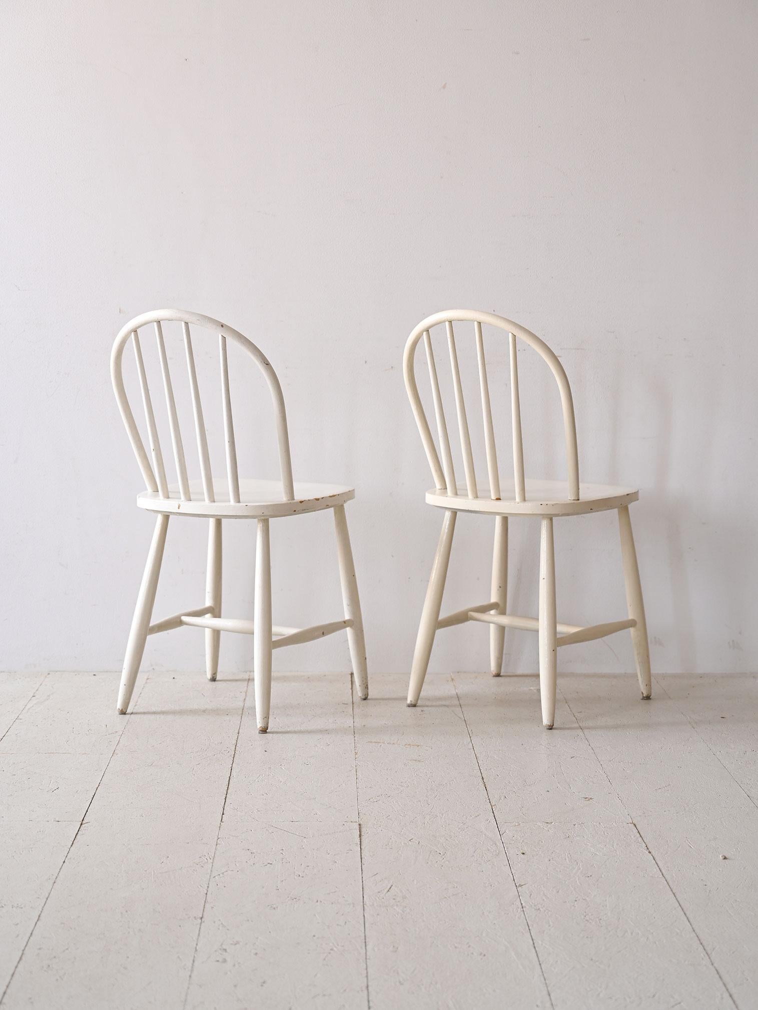 Pair of vintage chairs For Sale at 1stDibs