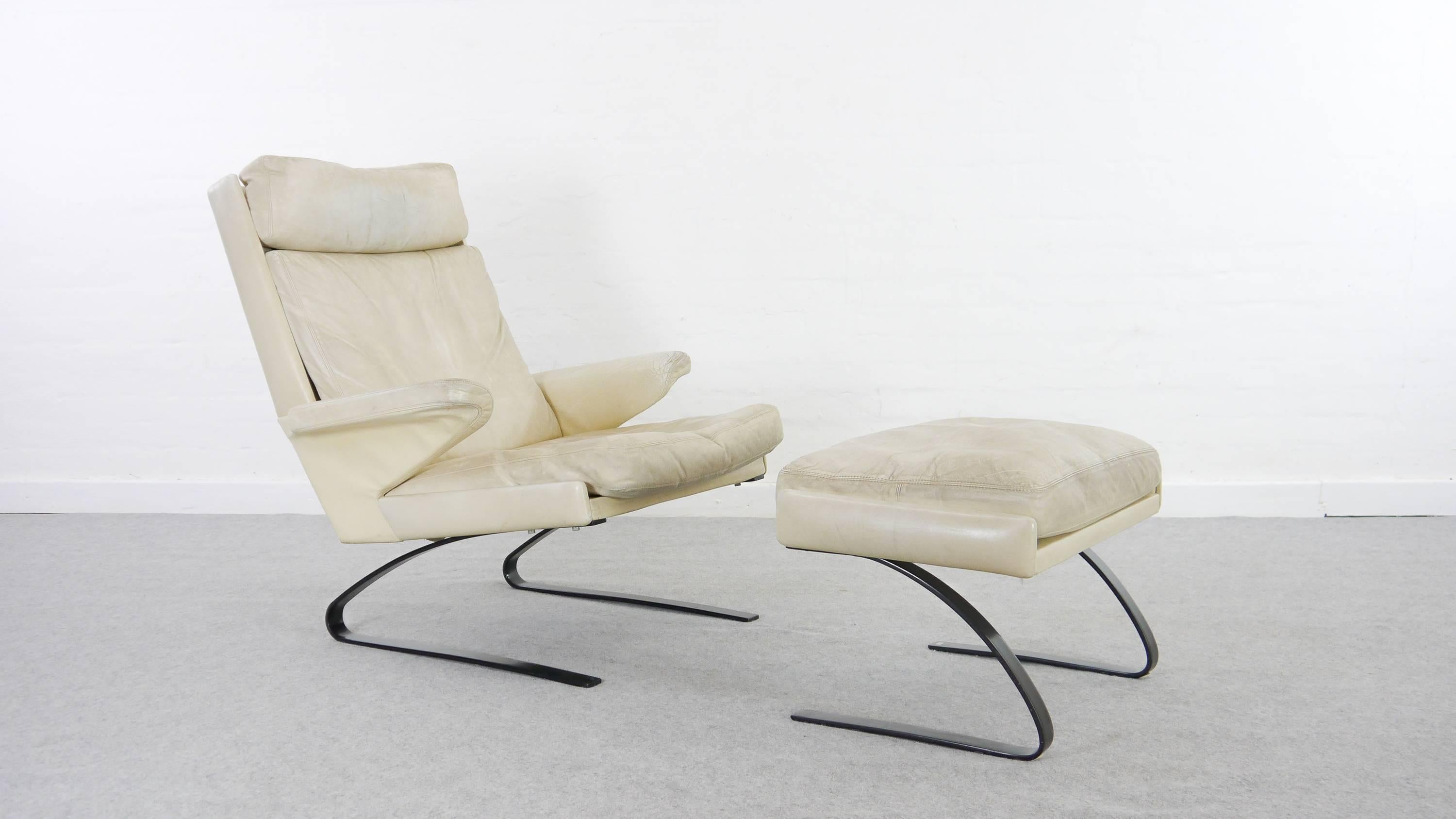 COR Swing Designer Armchair in Leather with Footstool, White, Off-White ...