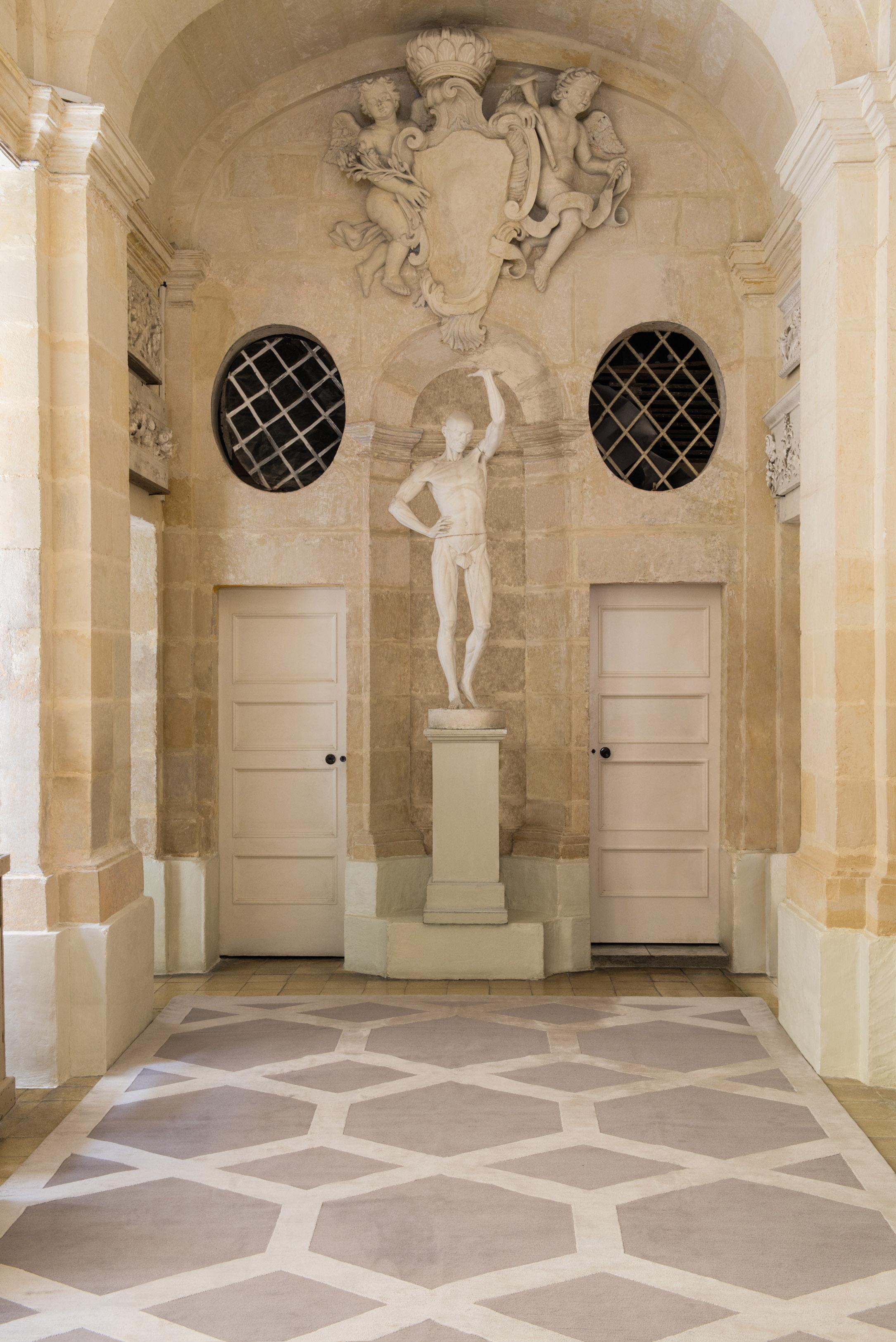 Cora Hand-Knotted 10x8 Rug in Wool and Silk by Suzanne Sharp For Sale ...