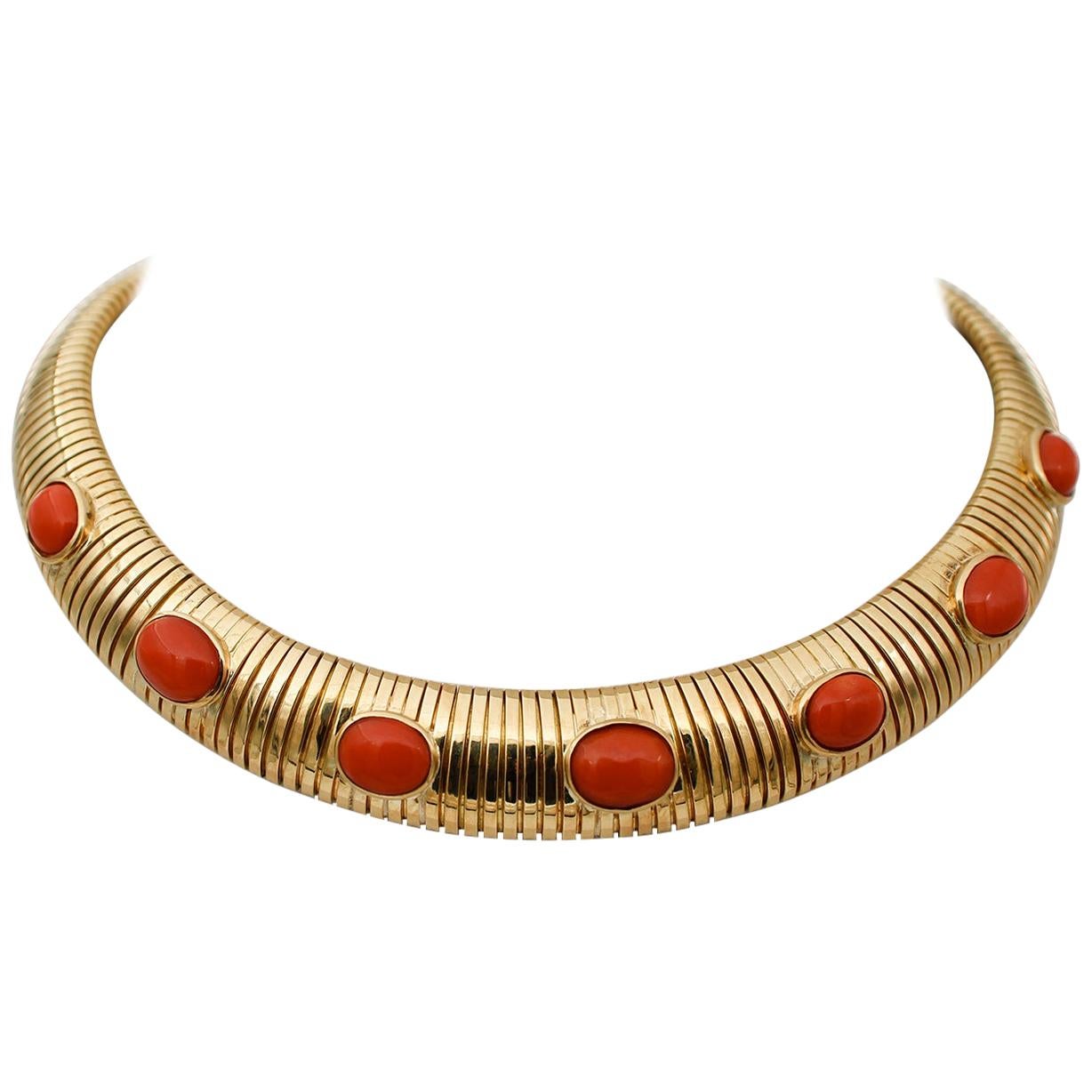 Beautiful 18 Karat Yellow Gold Choker with Diamond For Sale at 1stDibs