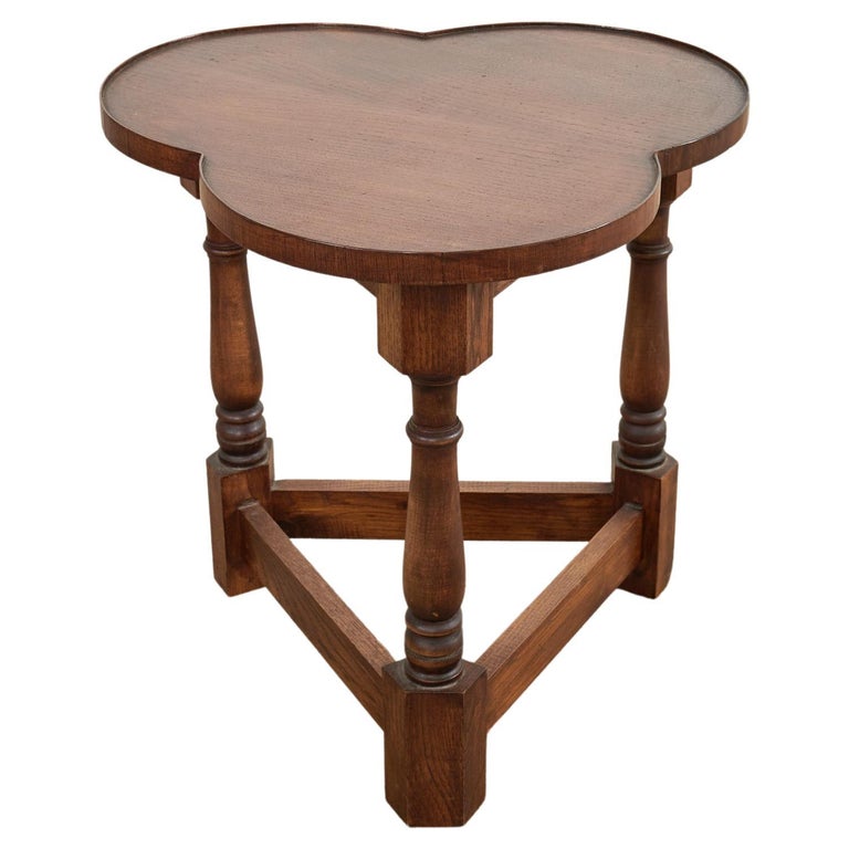 Country English Style Oak Clover Shaped Cricket Table For Sale at 1stDibs
