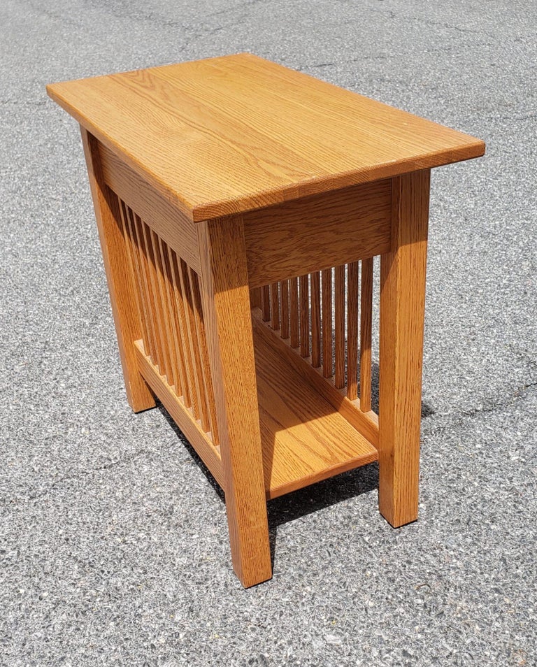 Country View Arts and Crafts Amish Oak Side Tables, Pair For Sale at ...
