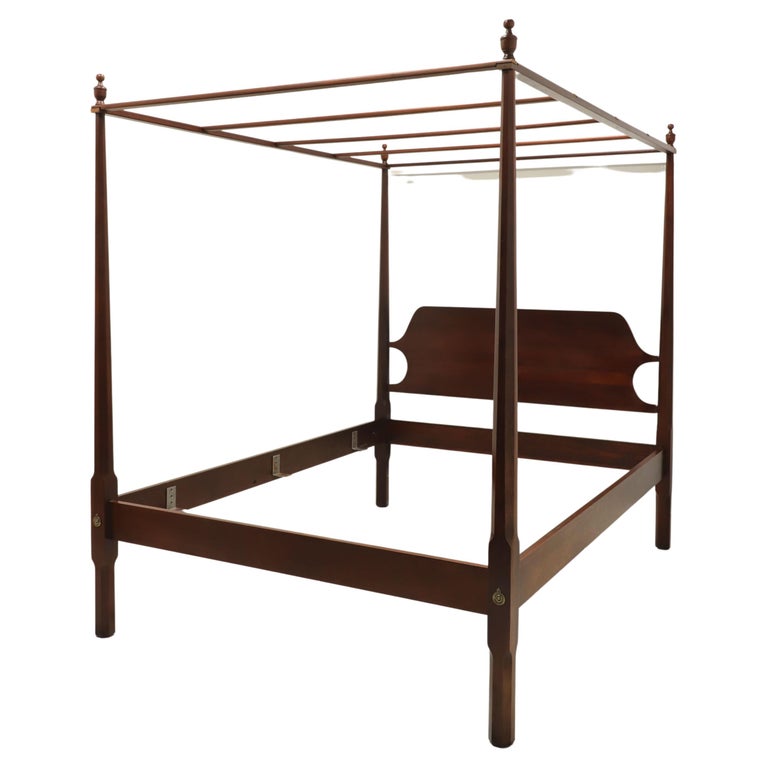 CRAFTIQUE Solid Mahogany Pencil Post Queen Size Bed with Canopy at 1stDibs