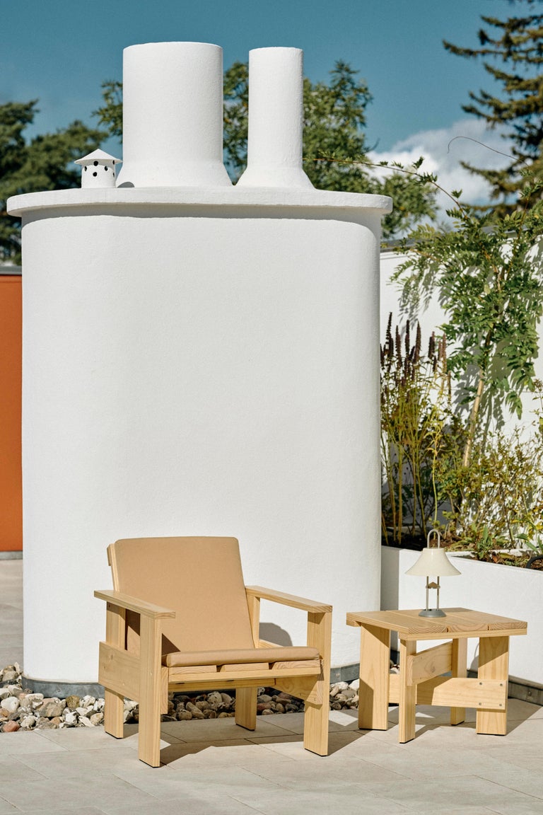 Crate Lounge Chair, WB Lacquered Pinewood/ F Cushion by Gerrit Rietveld ...