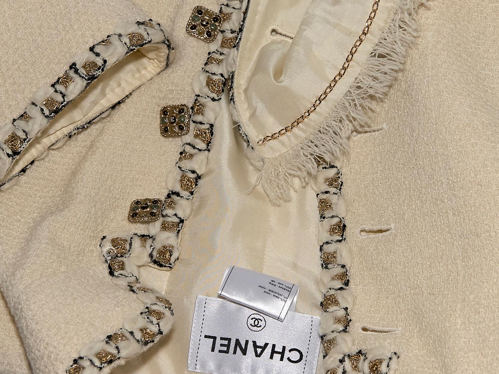 Cream Chanel Tweed Wool-Blend Jacket at 1stDibs