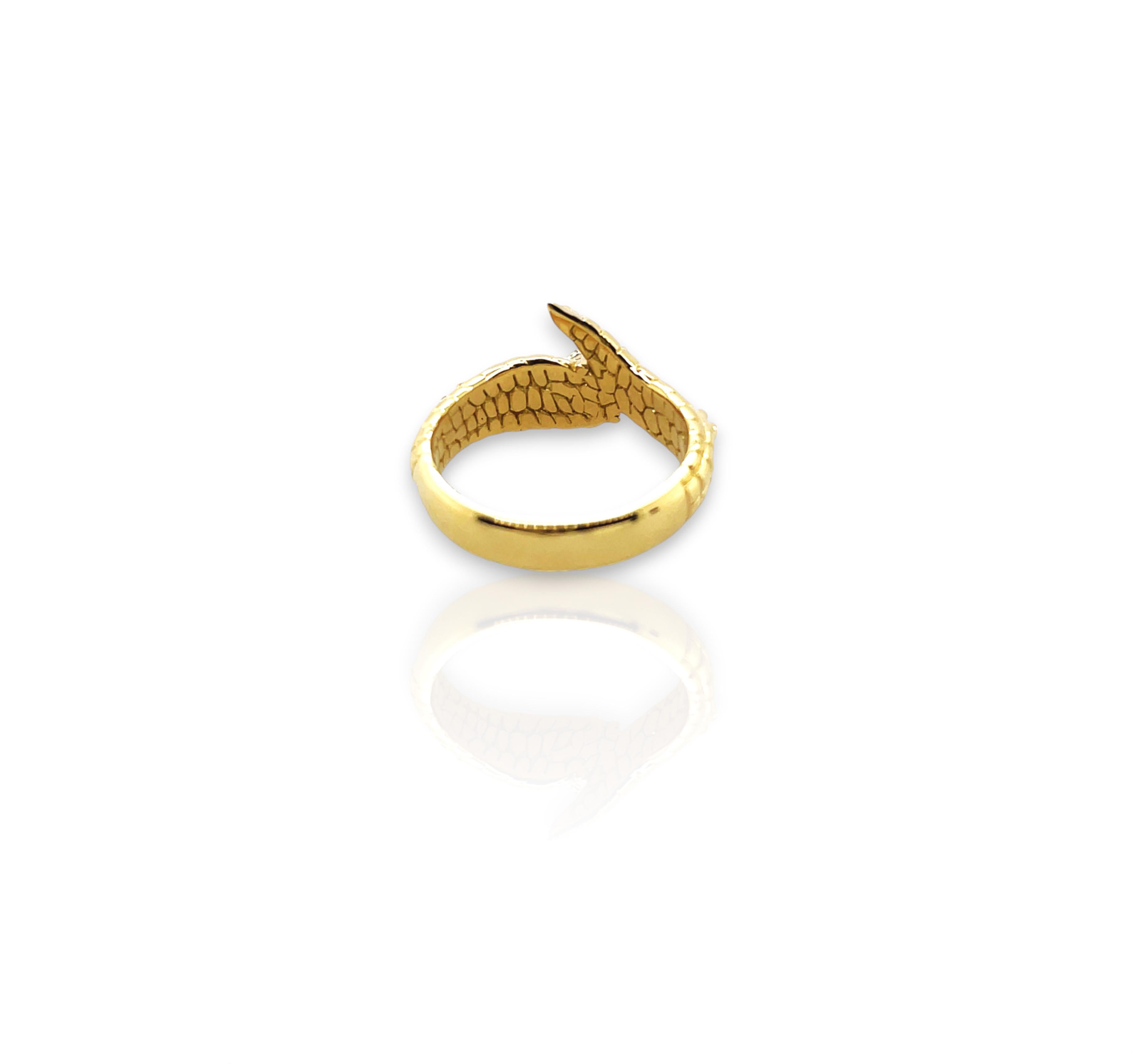 Customizable Croc Tail Ring with Round Brilliant Cut Diamond in 18ct ...