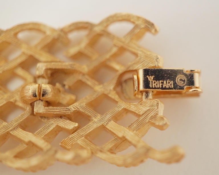 Crown Trifari Signed Woven Lattice Necklace, Bracelet and Earrings Set ...