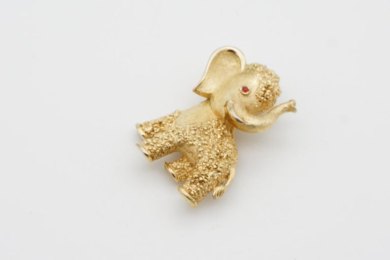 Crown Trifari Vintage 1950s Vivid Baby Elephant Red Ruby Crystal Eye ...