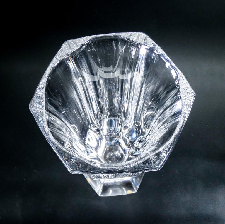 Crystal Vase, Design by Vannes Art, France, 20th C For Sale at 1stDibs