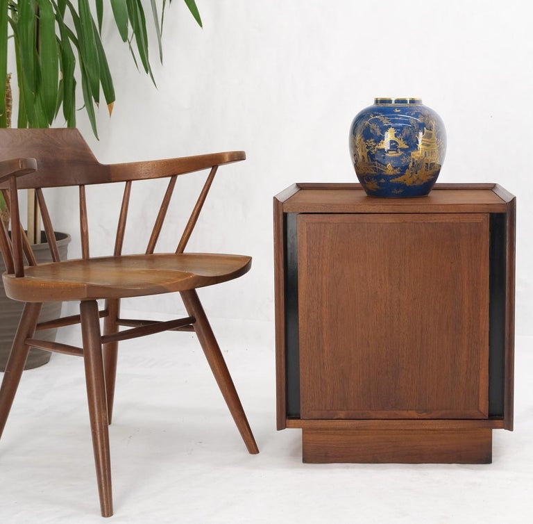 Cube Shape One Door One Drawer Compartment Side End Table For Sale at ...