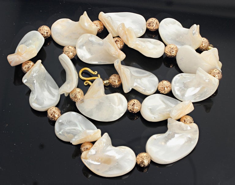 Gemjunky Dramatic Artistic Natural Curly Pearl Shell and Goldy Lava 23 ...