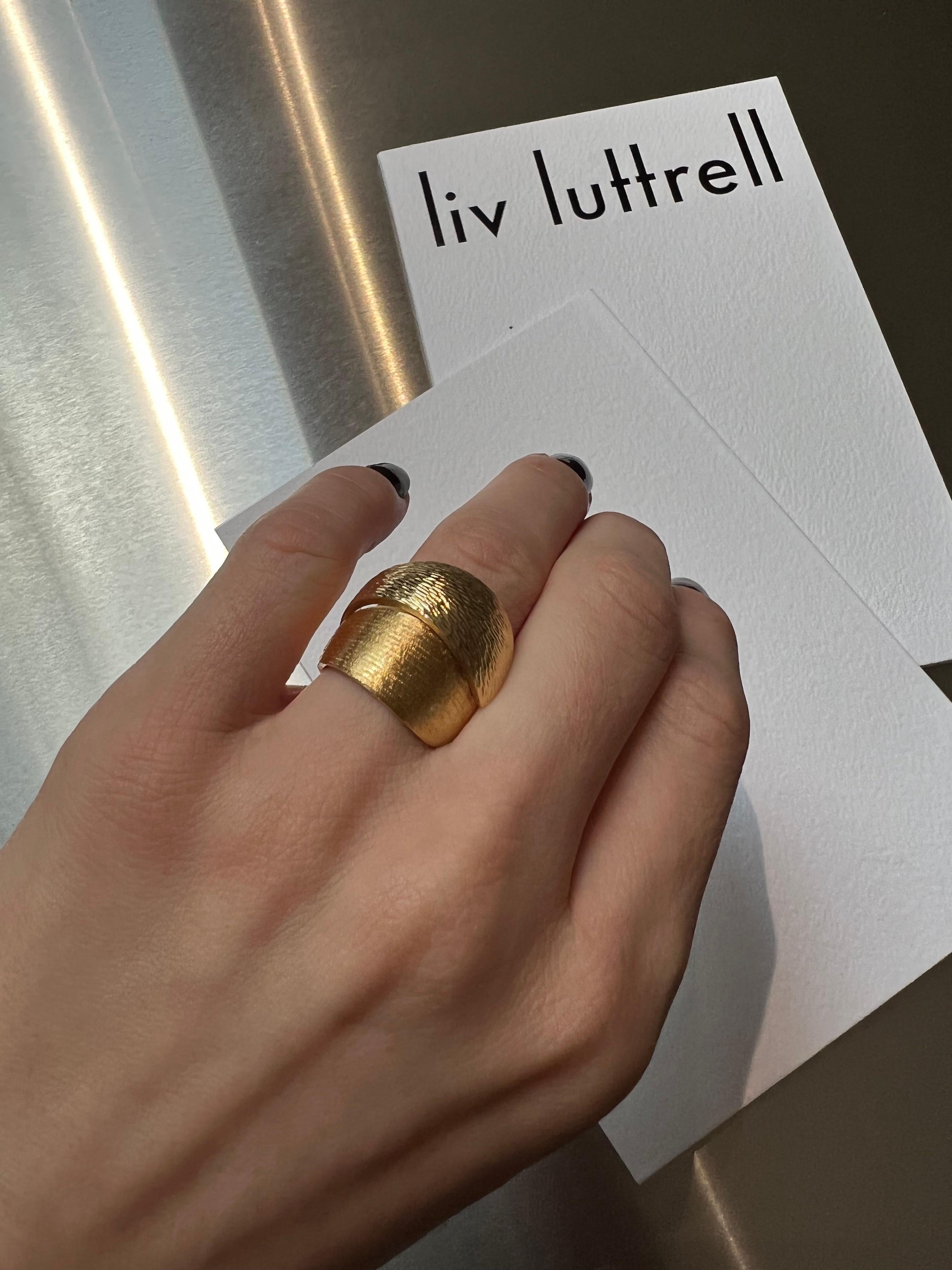 Customizable CURVED FORMS RING Yellow gold with silk and textured engraving by Liv Luttrell For ...
