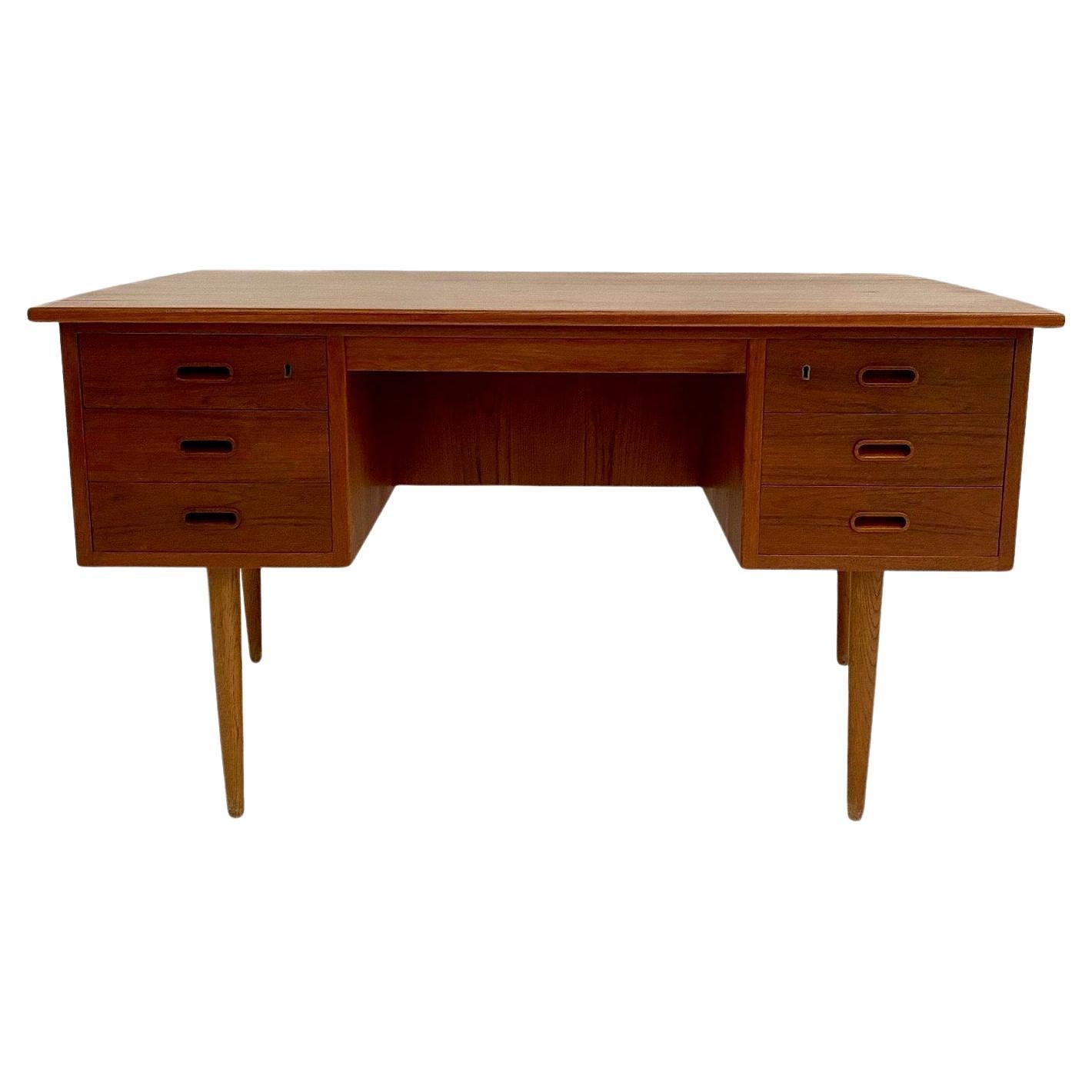Dramatic Curved DESK in Mahogany and Luxe Goatskin on Tapered Legs ...