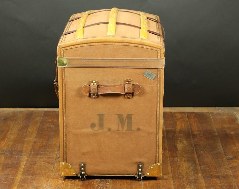 Curved Trunk, from the Brand Moynat, Paris, 1900s For Sale at 1stDibs