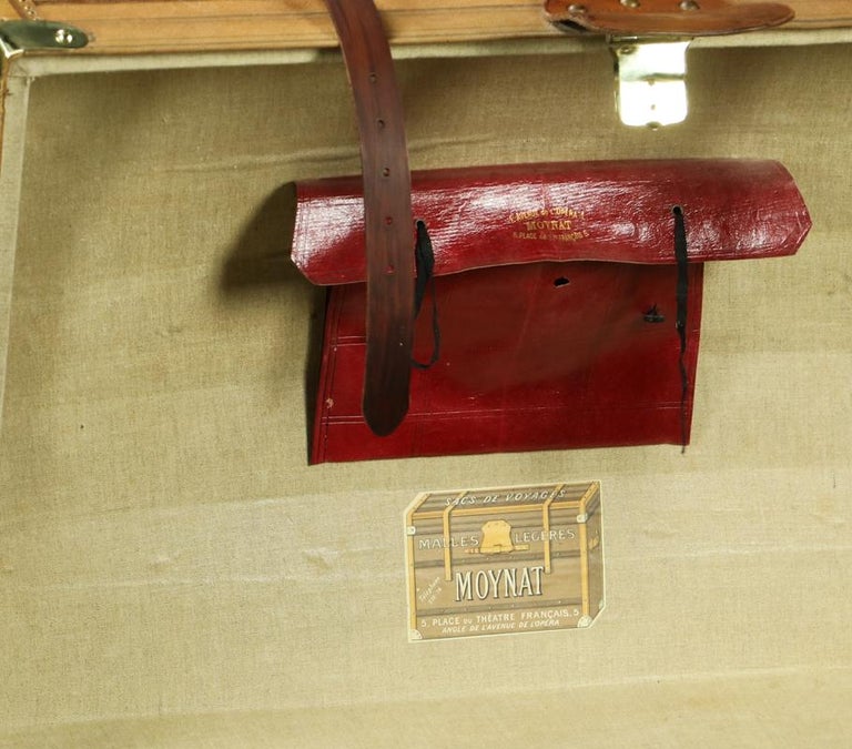 Curved Trunk, from the Brand Moynat, Paris, 1900s For Sale at 1stDibs