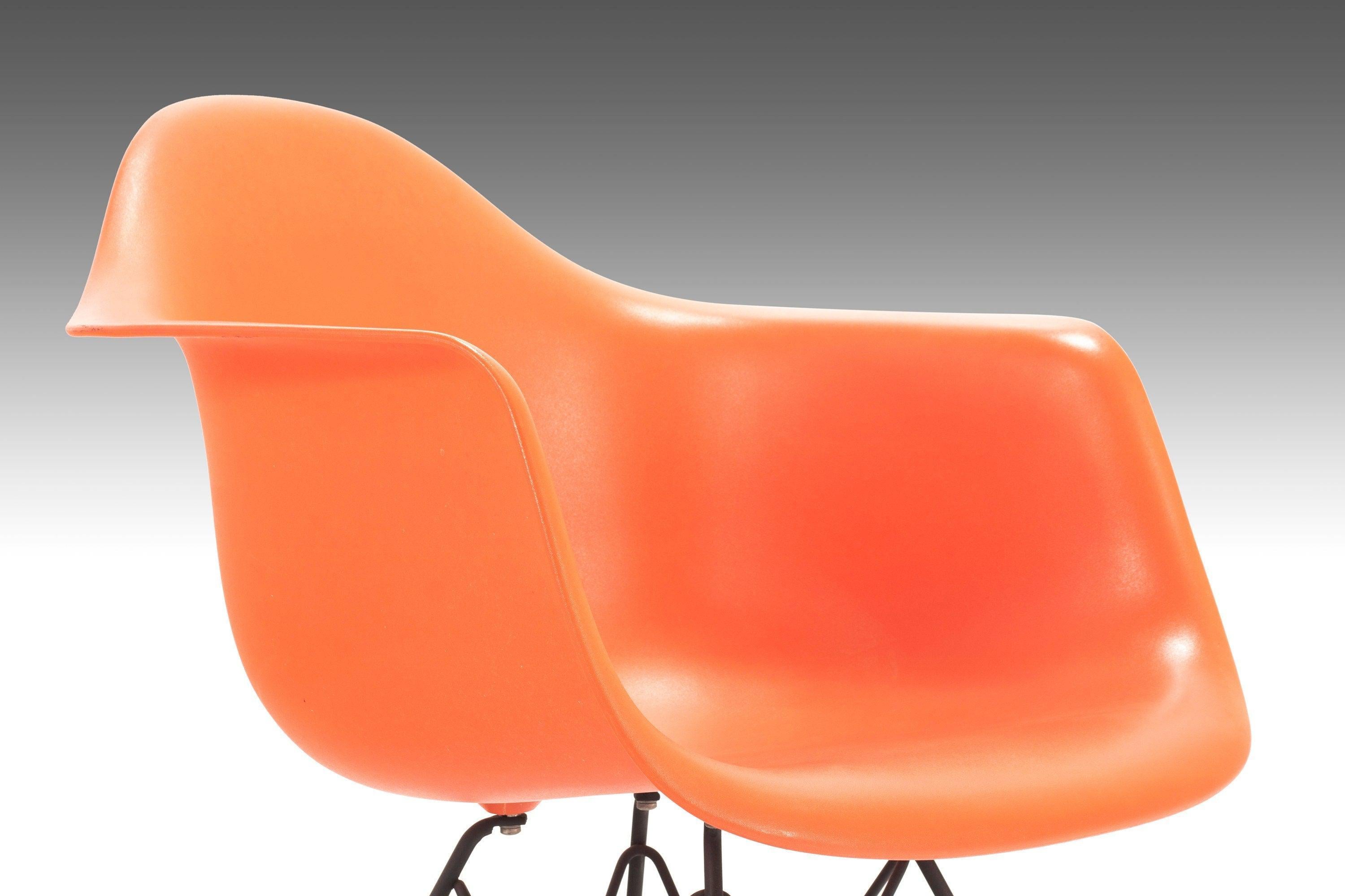 Custom Charles and Ray Eames for Herman Miller Dar Lounge Chair w ...