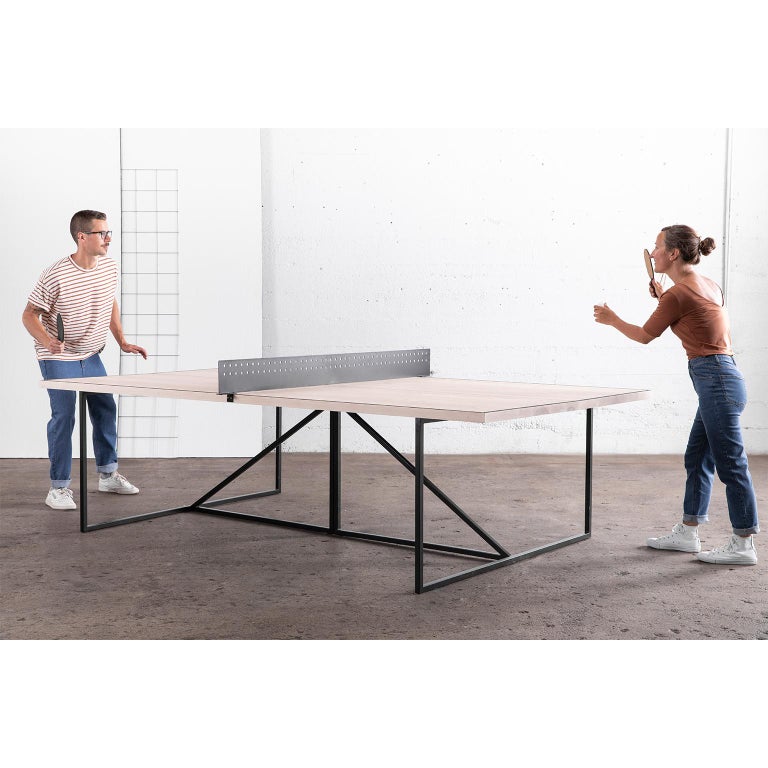 Moderner anpassbarer „The Break“-Ping-Pong-Tisch, Maßanfertigung im ...