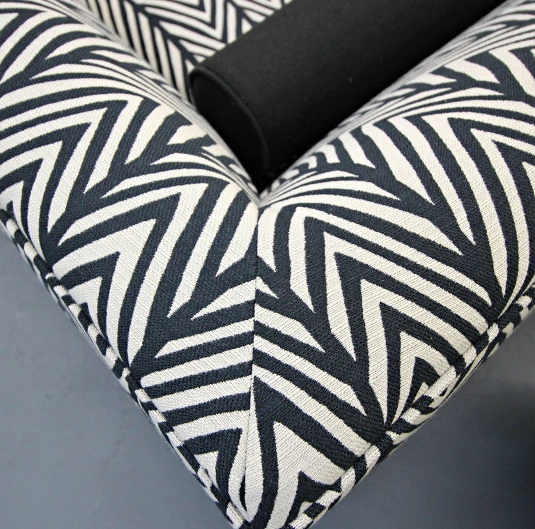 Customized European Open Back Chaise Style Sofa Black and White with ...