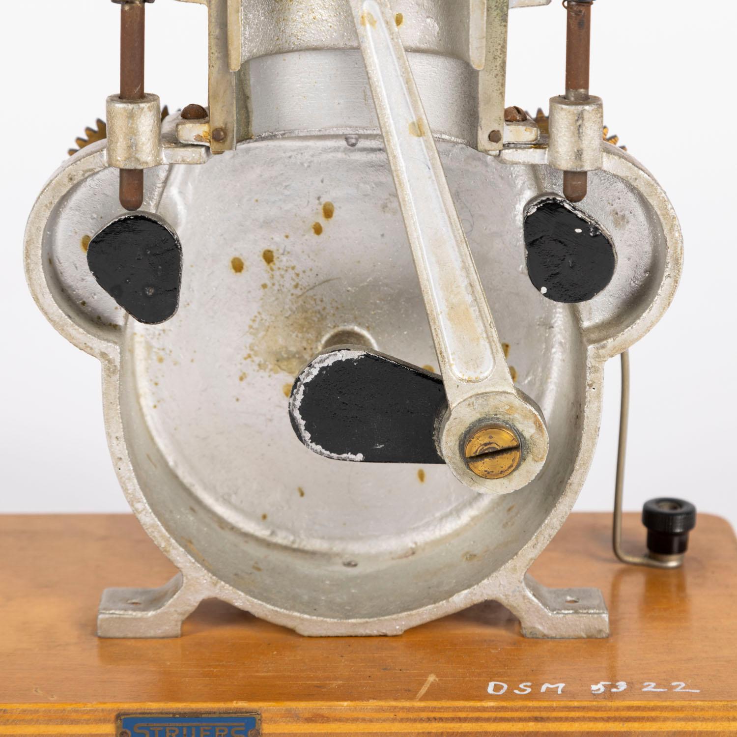 Cutaway Demonstration Models of Internal Combustion Engines by Struers ...