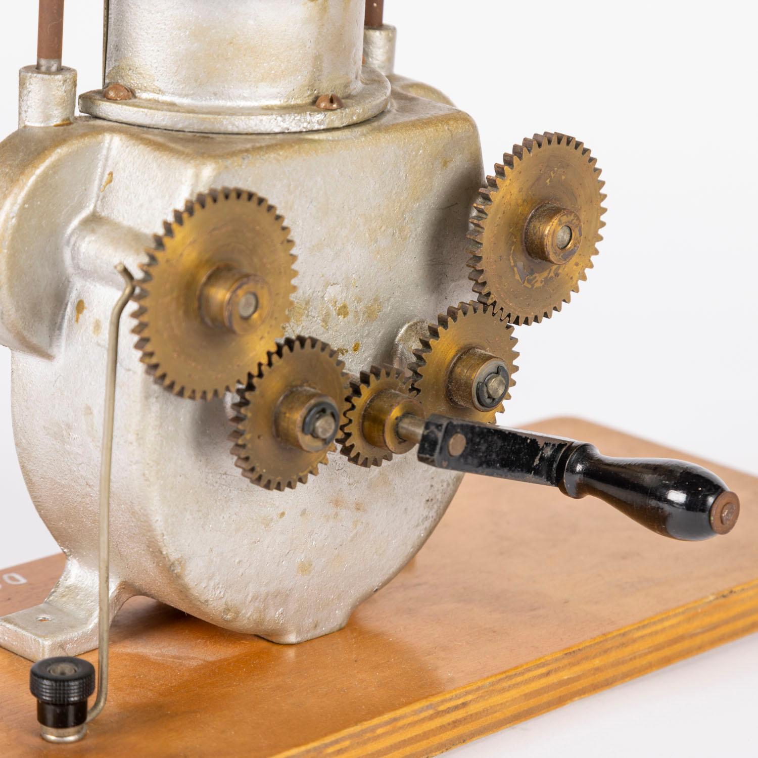 Cutaway Demonstration Models of Internal Combustion Engines by Struers ...