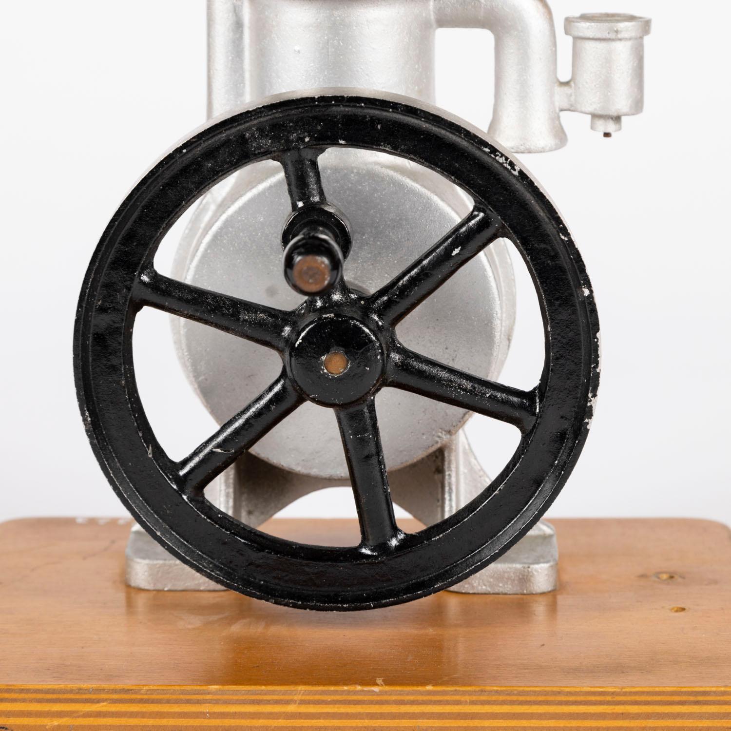 Cutaway Demonstration Models of Internal Combustion Engines by Struers ...