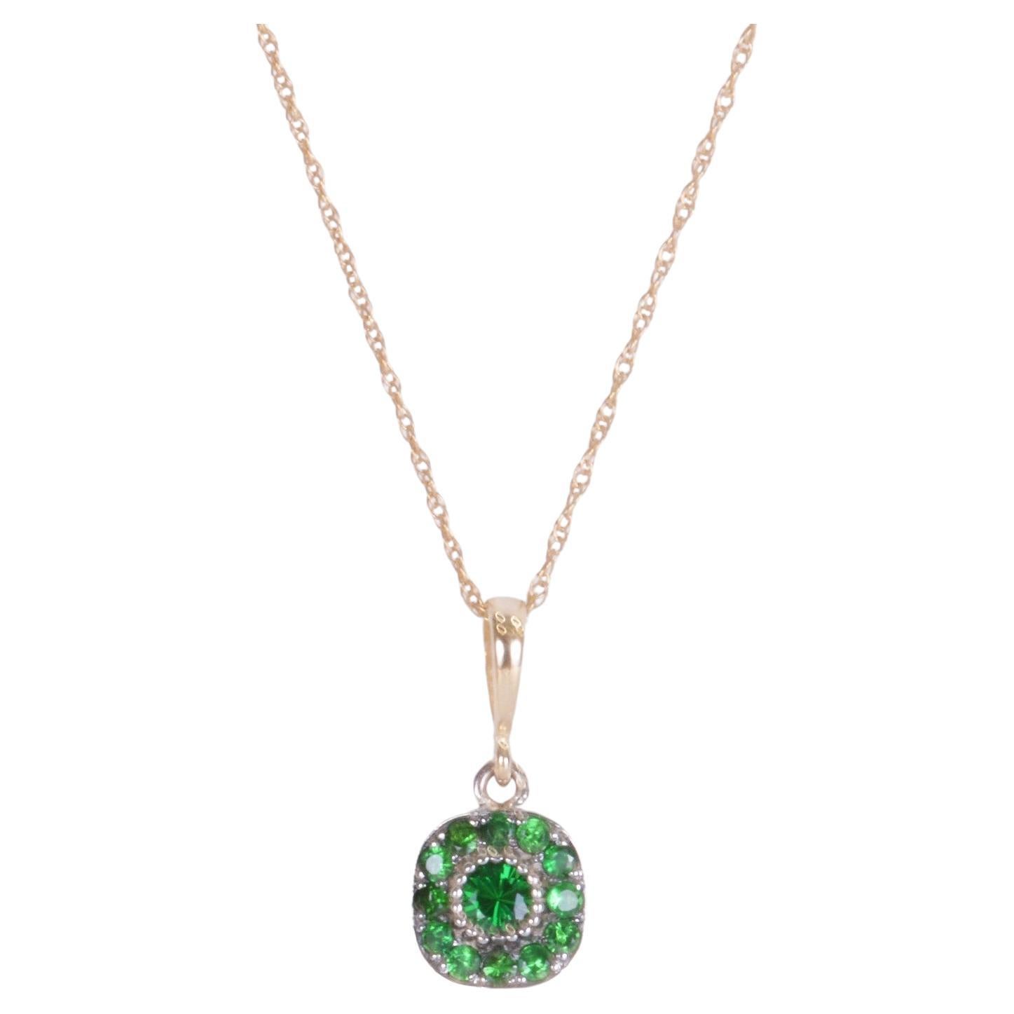 Dainty Tsavorite Garnet Pendant Necklace For Sale at 1stDibs