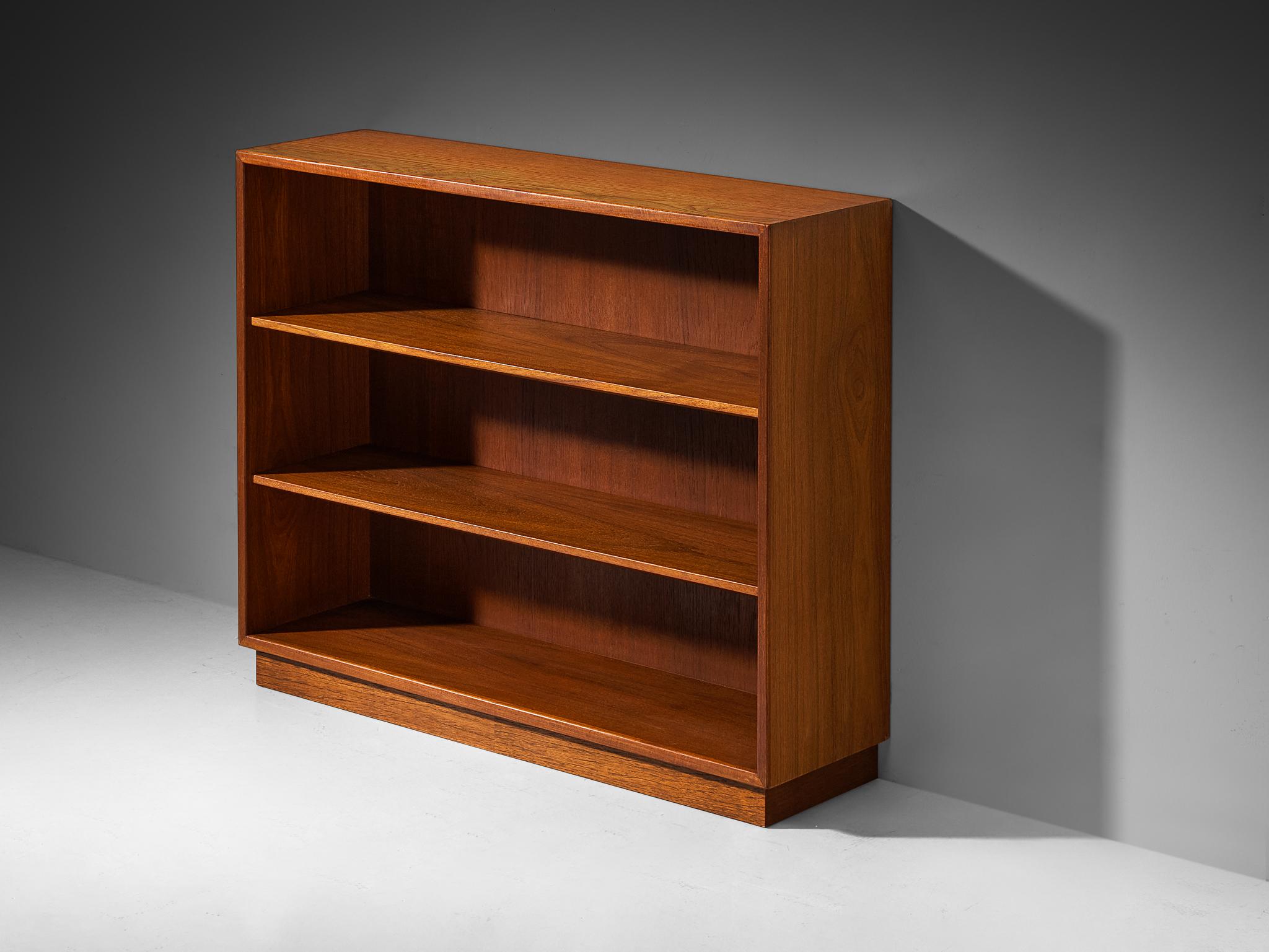 Danish Bookcase in Teak For Sale at 1stDibs
