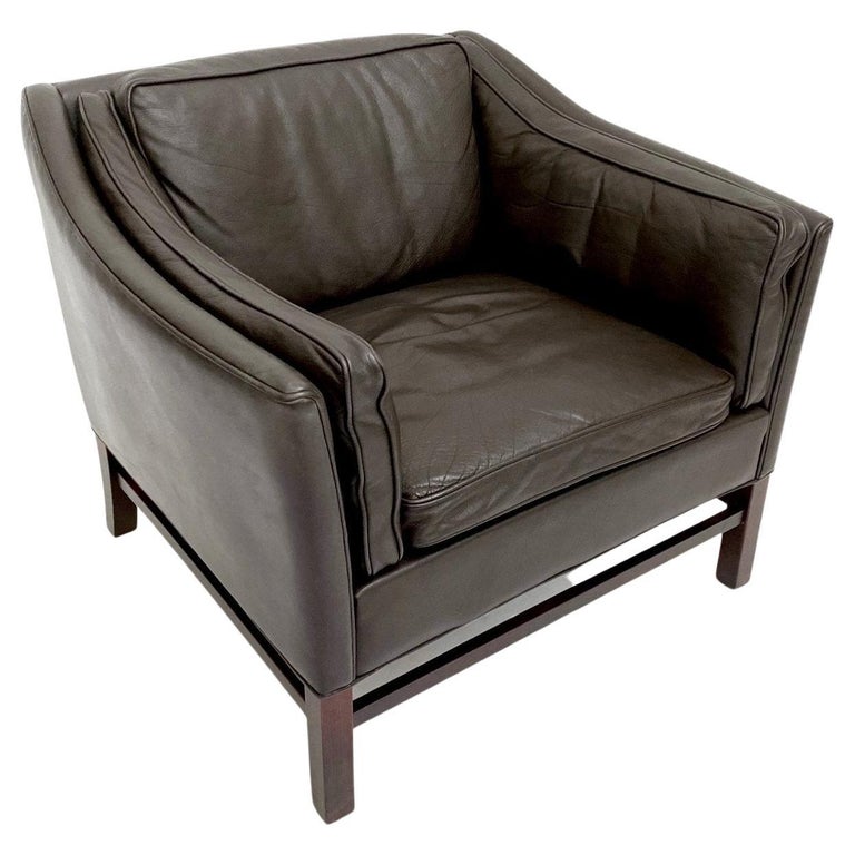 Dnischer Club-Sessel aus dunkelbraunem Leder 1970er Jahre im Angebot ...