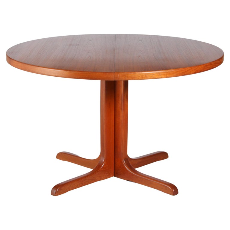 Danish Mid Century Extending Teak Dining Table, circa 1970s im Angebot ...