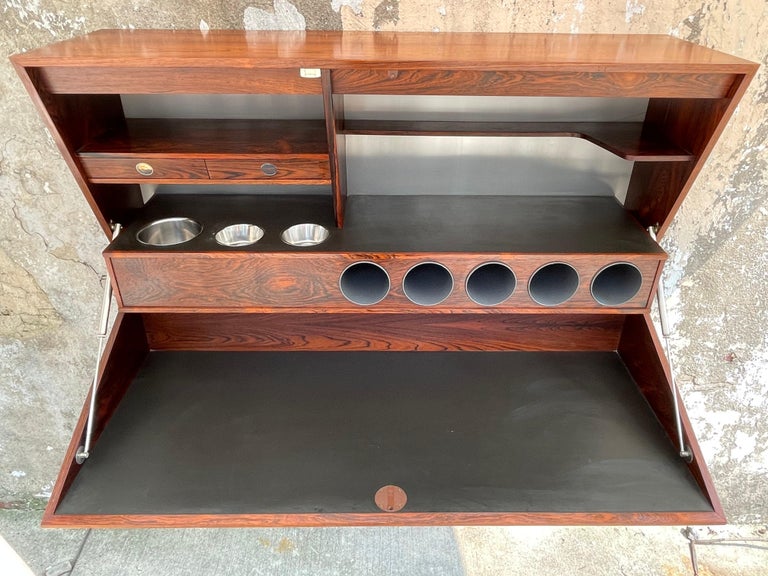 Hideaway bar furniture store