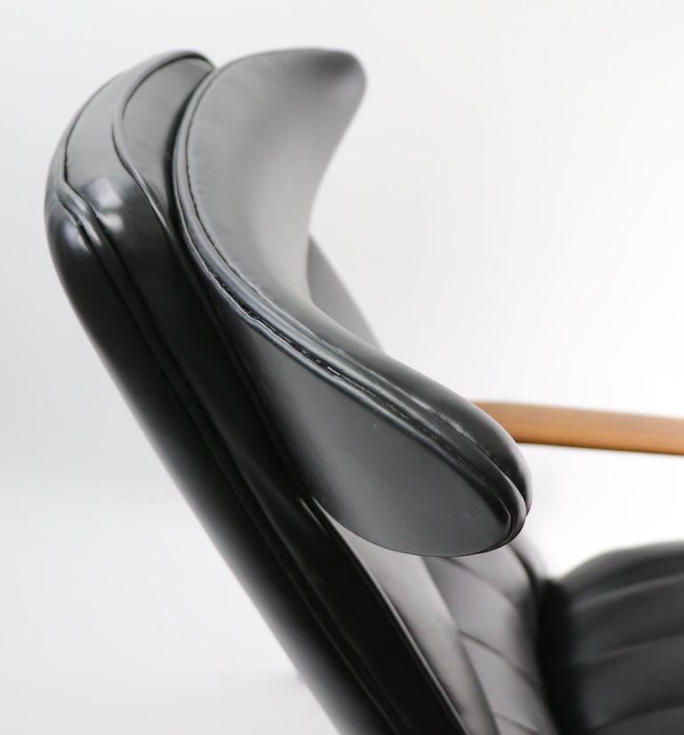Danish Mid Century Lounge Chair by Svein Dysthe for Dokka Mobler For ...