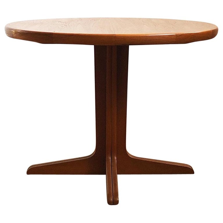 Danish Mid-Century Modern Extendable Teak Dining Table by Spøttrup ...