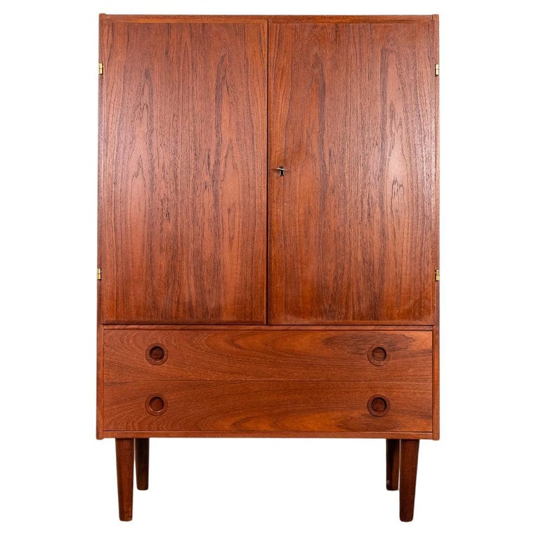 Danish Mid-Century Modern Teak Cabinet For Sale at 1stDibs