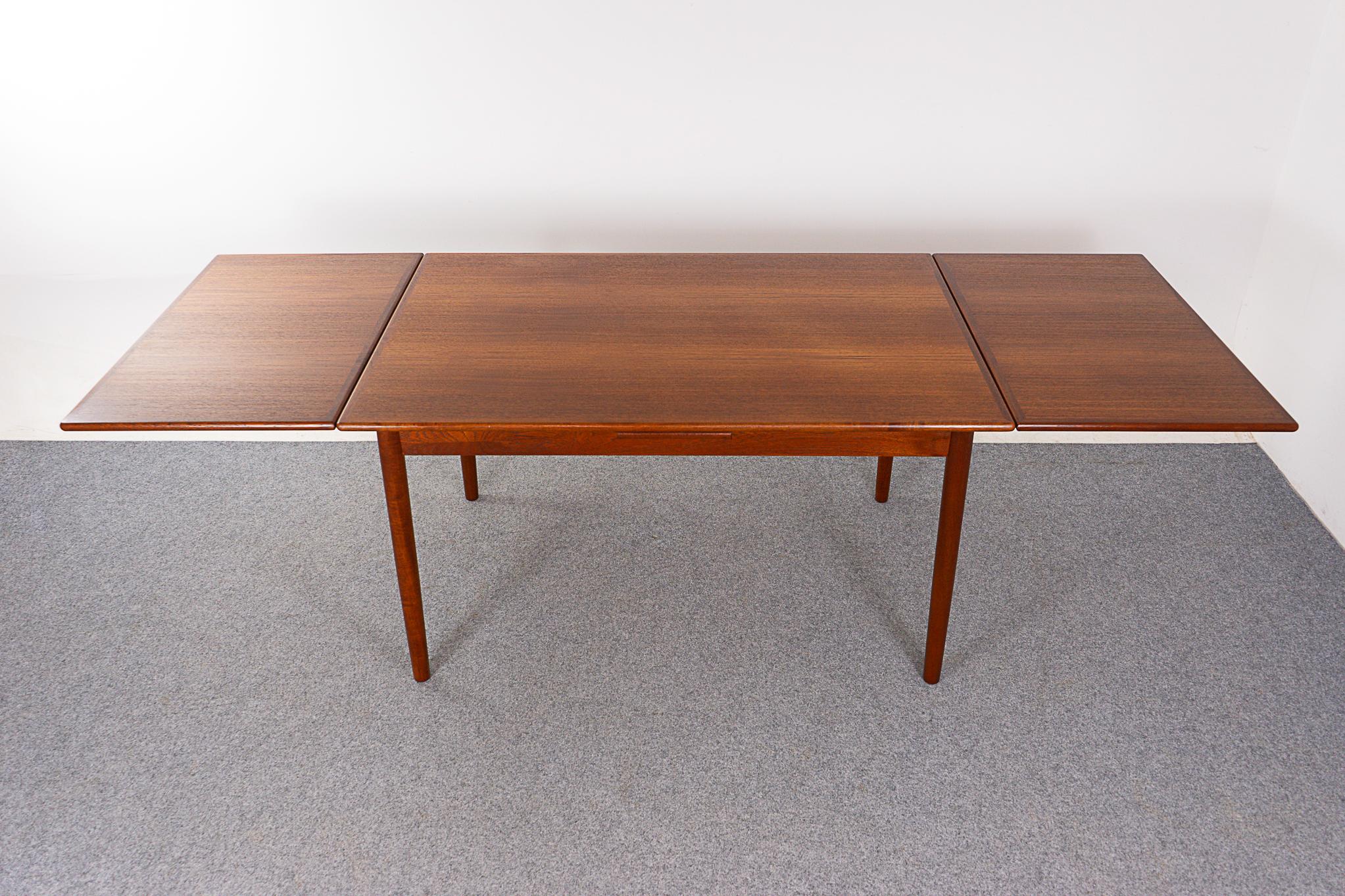 Danish Mid-Century Modern Teak Draw Leaf Dining Table For Sale at 1stDibs