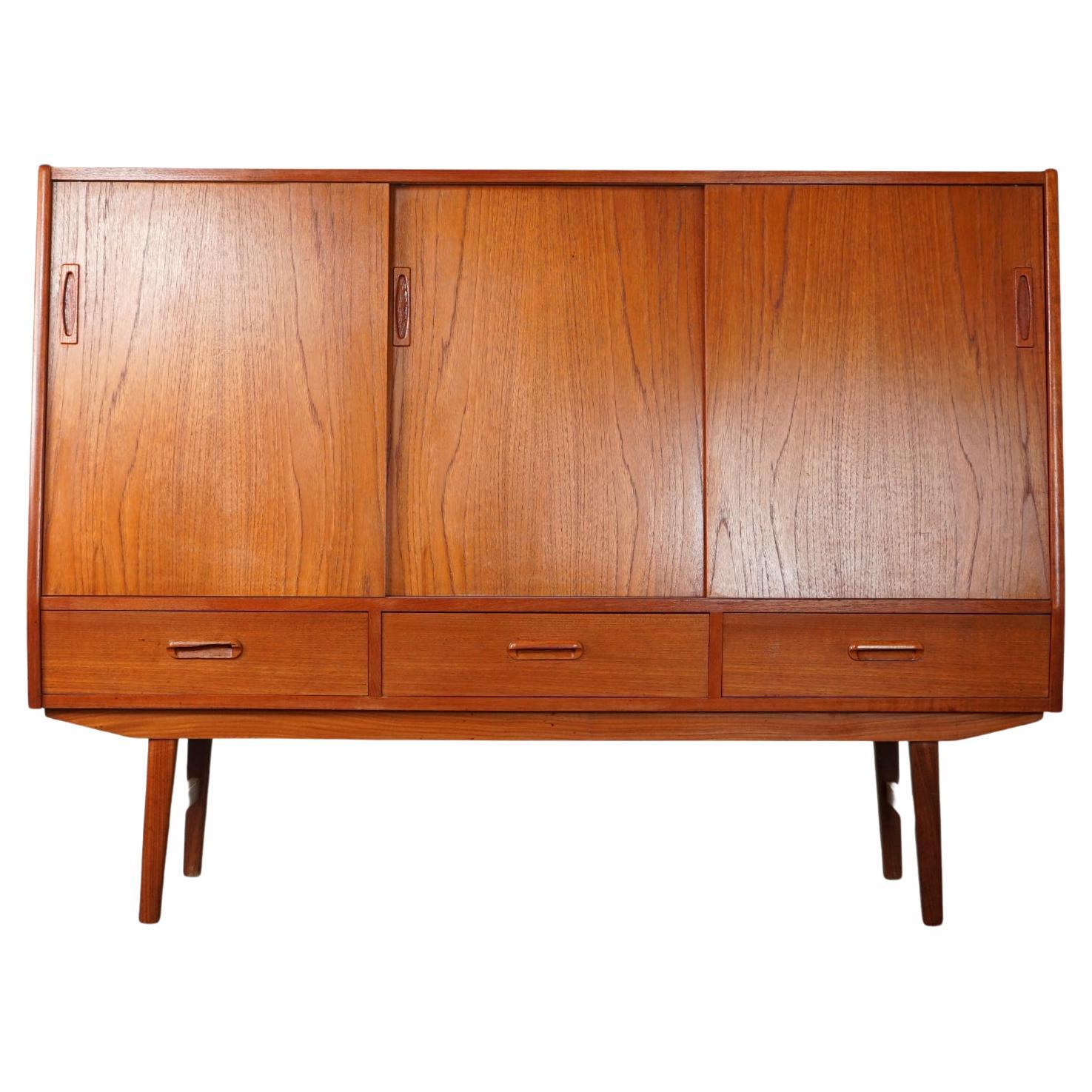 Danish Modern Teak Sideboard with Bar at 1stDibs