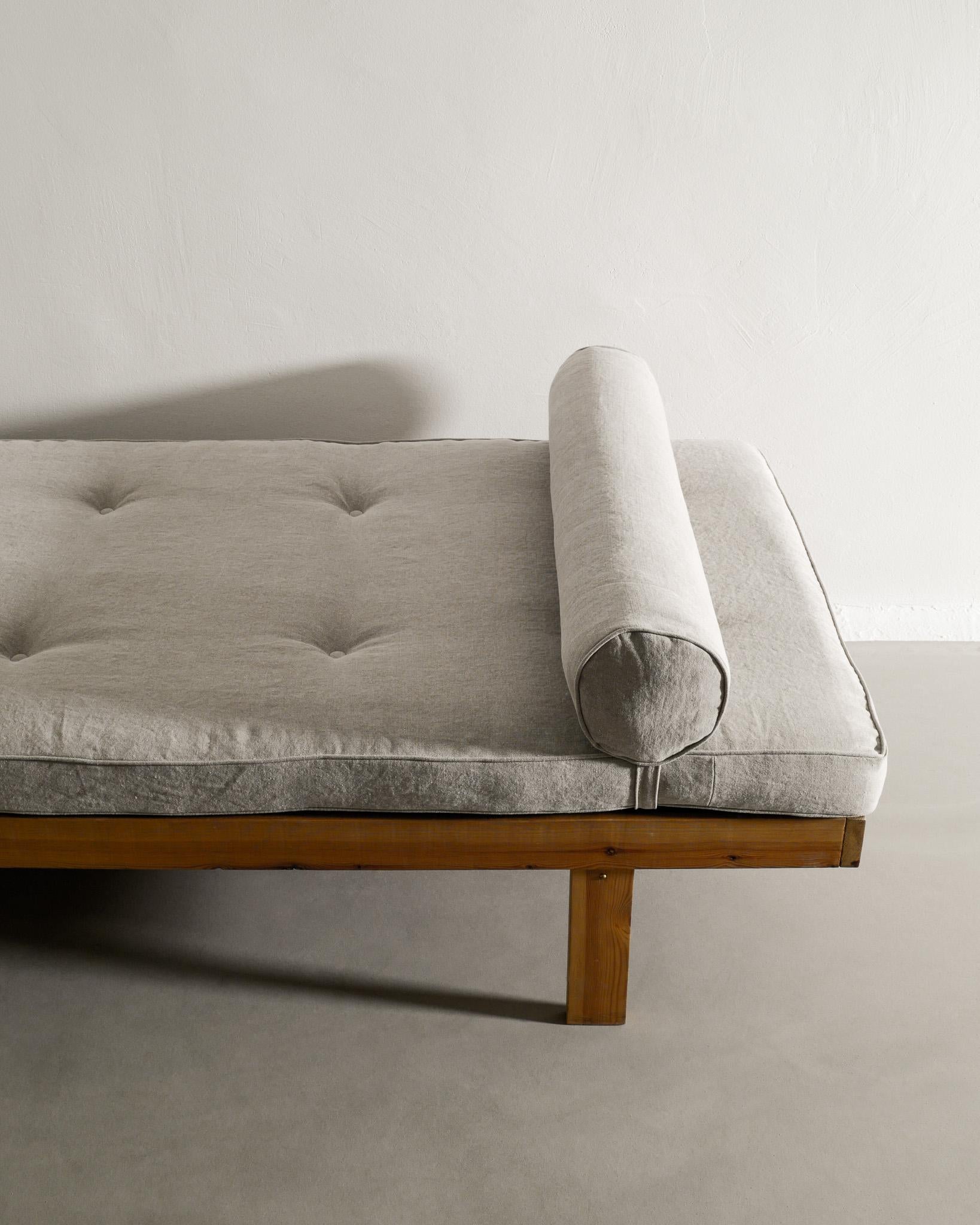 Danish Mid Century Wooden Daybed in Pine and Linen Produced in Denmark ...