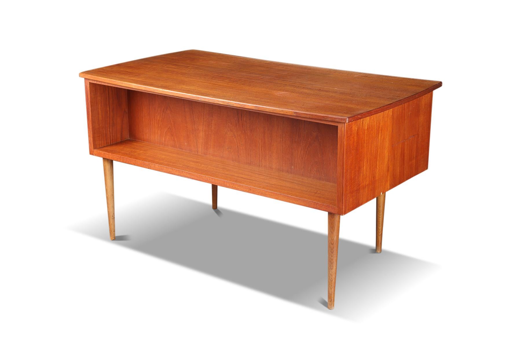 Danish Modern Bow Edge Desk in Teak For Sale at 1stDibs | danish desks ...