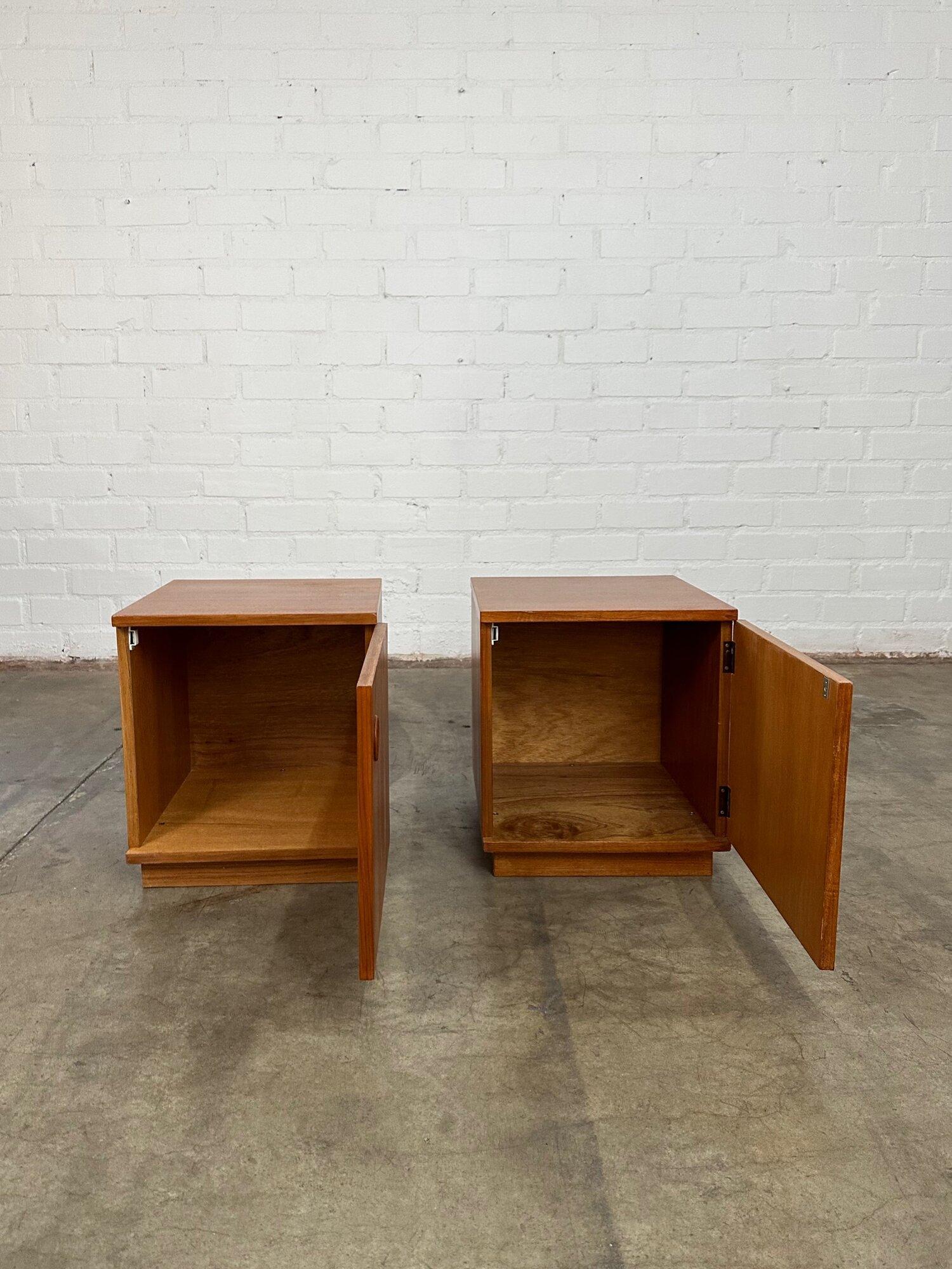 Danish Modern Cube Side Tables, Pair For Sale at 1stDibs