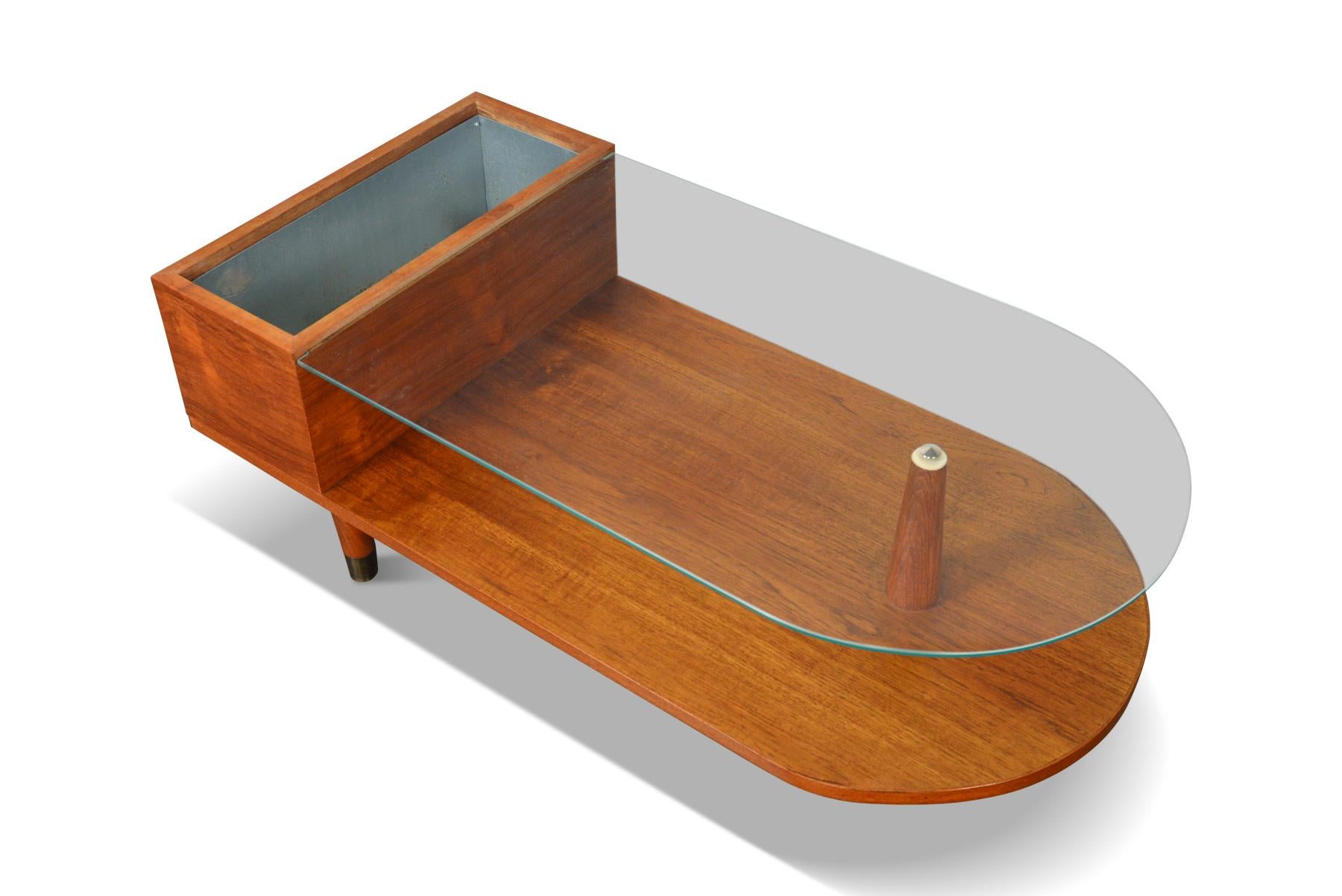 Danish Modern Mid-Century Coffee Table Planter in Teak For Sale at 1stDibs